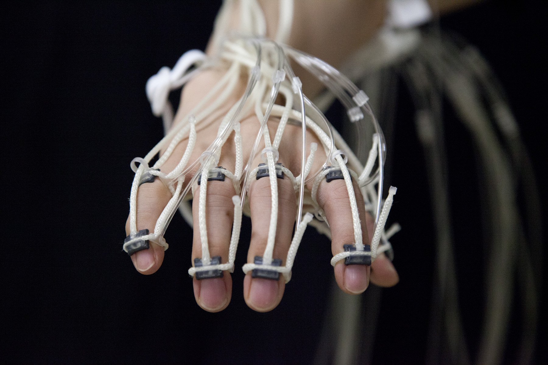 Soft-G: A Novel Soft Exoskeleton Glove Inspired by the Forearm Muscle ...
